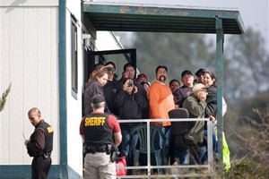 Calif. Tribal Standoff Turns Violent; 2 Injured - Law Officer