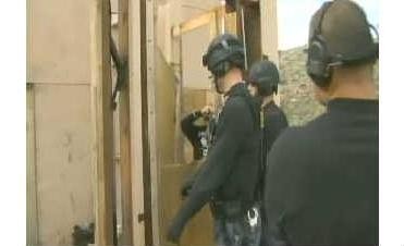 Phoenix Police Offer SWAT Cop for a Day Program – Law Officer