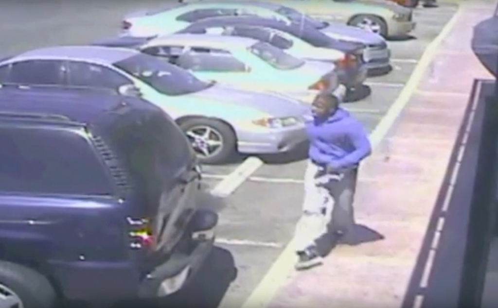 Watch LAPD Video Showing Suspect With A Gun - Law Officer