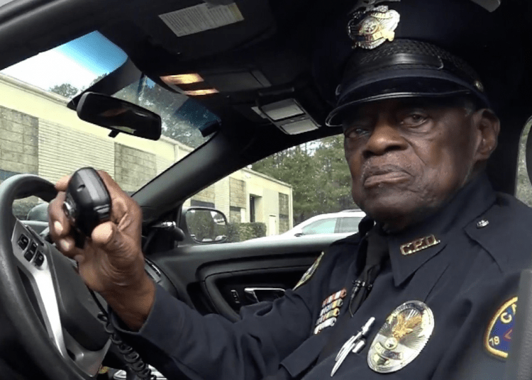 Meet L.C. Smith: The 91-year-old police officer still on patrol – Law ...
