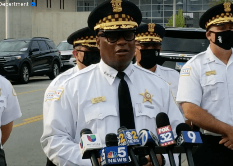 Three undercover officers suffer gunshot wounds in Chicago – Law Officer