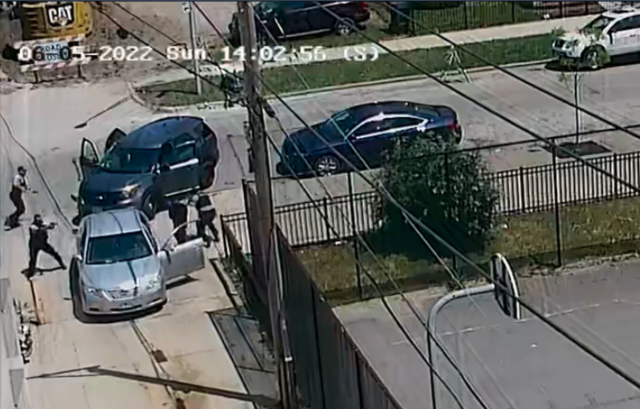 Chicago video shows suspect opening fire on police – Law Officer
