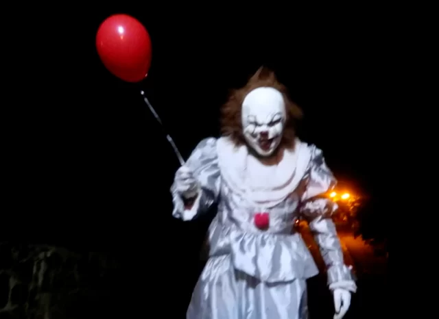 Clown terrifying town dares police to catch him - Law Officer