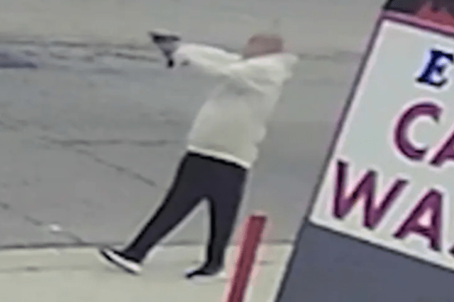 Horrifying video shows gunman randomly firing at passing motorists in ...