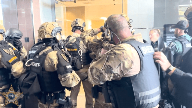 Florida sheriff releases video of SWAT sniper taking head shot of ...